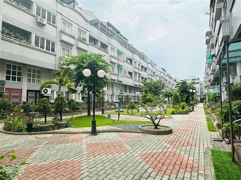 台南房屋 巴克禮公園旁稀有透天 開價：2880萬 地址：台南市東區中華東路三段 建坪：8276 地坪：282 格局：6房2廳4衛 屋齡