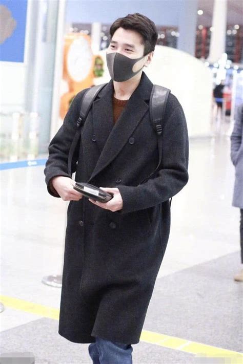 高圓圓官宣懷孕後首露面！淡妝出鏡笑容甜美狀態好 每日頭條