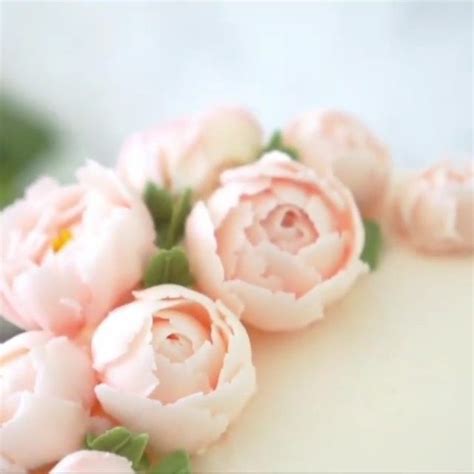 Рецепт крема для цветов 1 Белково масляный Такой крем делается на основе итальянской