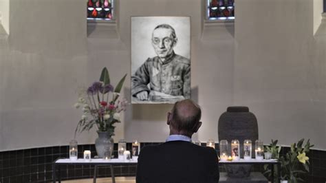 Paus Franciscus Steunt Plan Om Titus Brandsma Patroonheilige Voor De