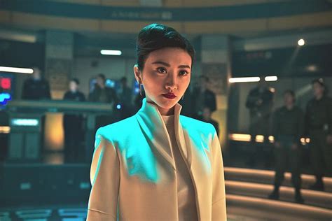 《环太平洋：雷霆再起》也就剩看特效与机甲vs怪兽，剧情？忘了