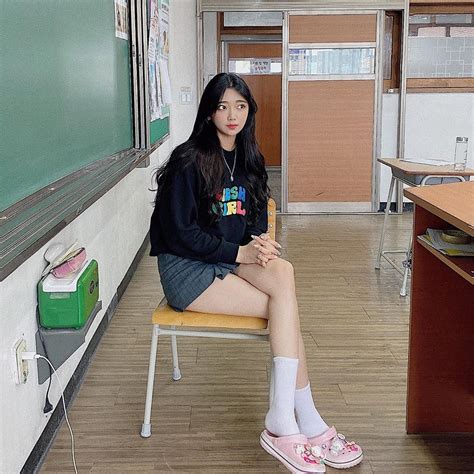 Instagram의 𝑒𝑢𝑛 𝑏𝑦𝑒𝑜𝑙 👤님 “았싸 담주 수요일 방학 🙈