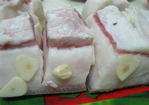 Как вкусно засолить сало с чесноком так чтобы таяло во рту