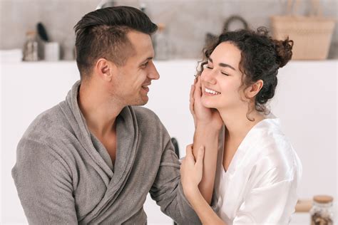 10 Hidden Signs A Woman Is Falling In Love With You Relationship Culture