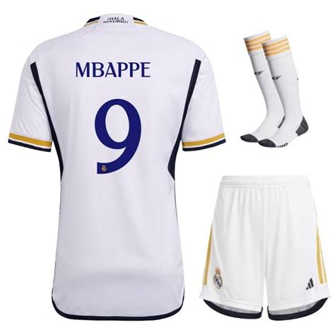 Mbappé vient de poster une photo avec le maillot du Real Madrid