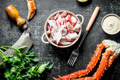 Premium Photo Crab Meat In Bowl With Sauce And Parsley