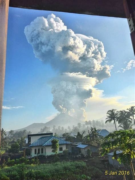 Major Eruption Of Soputan Volcano Indonesia The Watchers