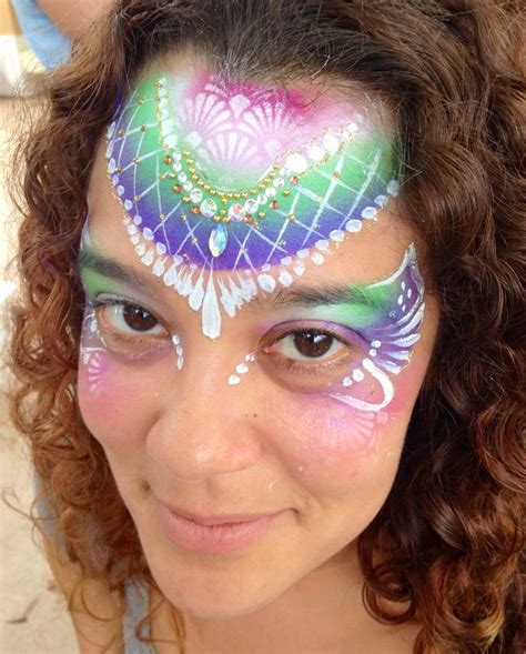 Princess Makeup With Split Cake And Stencil Texture