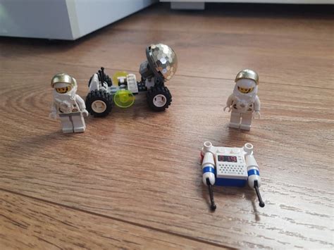 LEGO SET 6463 1 Lunar Rover LEGO SET 6457 1 Astronaut Figure