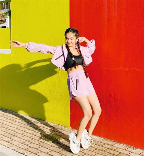 Khatron Ke Khiladi 11 Anushka Sen Swears By Monotone Athleisure Look