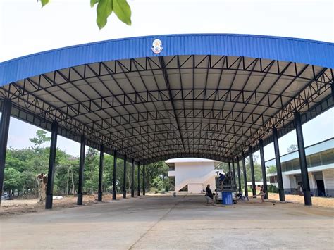 โดมอาคารอเนกประสงค์ หลังคาสีฟ้าสวย ๆ โรงเรียนขัติยะวงษา