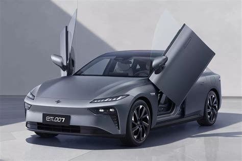鍘刀式車門、翻轉式儀表全上身 中國東風奕派eπ 007最大馬力達536匹 Carture 車勢文化