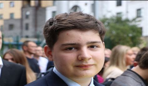 Создать мем даниил молодых виноградов илья михайлович мужчина Картинки Meme