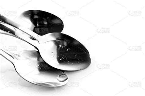 汤匙概念和主题水艺术水平画幅无人湿马来西亚干净金属