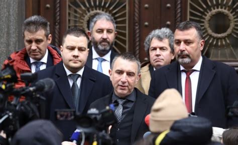 ИТН внесе подписка за референдум за парламентарна или президентска република Cross Bg