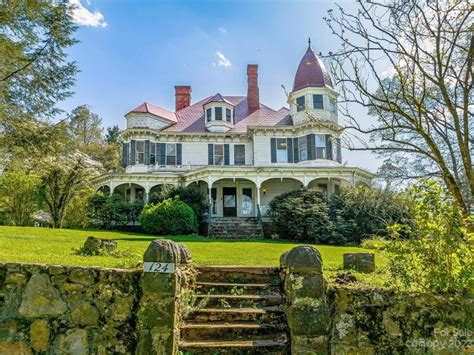 Circa 1898 Victorian Farmhouse For Sale Woutbuildings On 24 Acres