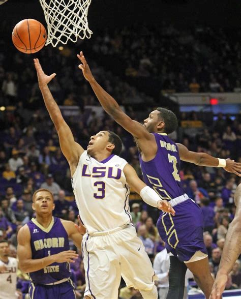 Lsu Point Guard Tremont Waters Named Sec Freshman Of The Week