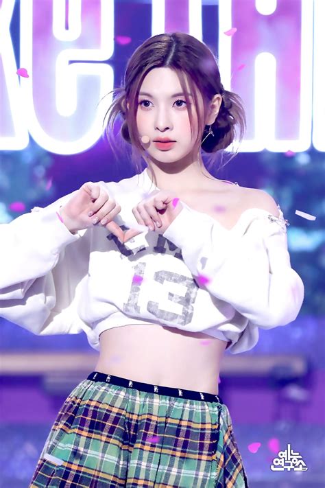 230325 Nmixx Love Me Like This At Music Core Kpopping