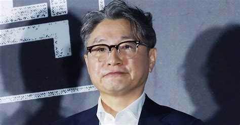 포즈 취하는 가족계획 김정민 크리에이터 ★포토