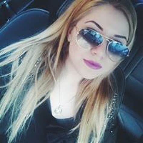 Stream Evelyn Paris Music Listen To Songs Albums Playlists For Free
