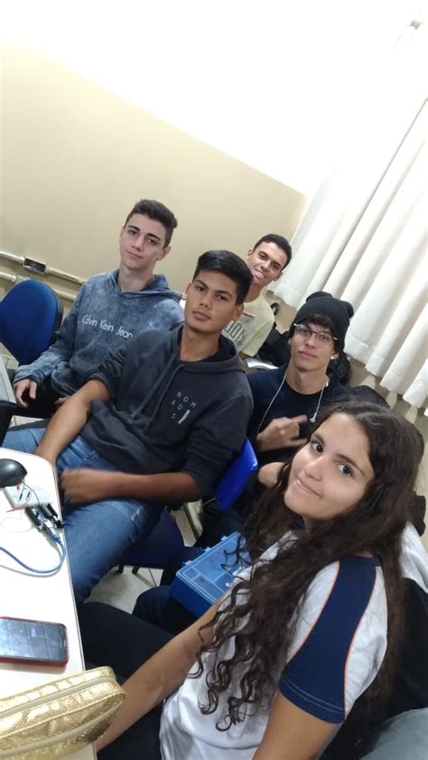 aulas de fÍsica com uso do arduÍno provocam a curiosidade dos alunos