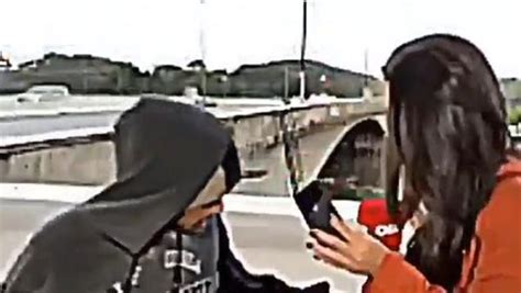 贼胆包天，cnn记者直播节目中遇持刀抢劫world湃澎湃新闻 The Paper