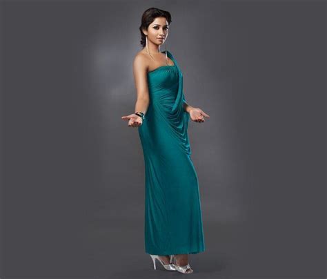 Shreya Ghoshal In Green Gown Ravishing Look Still