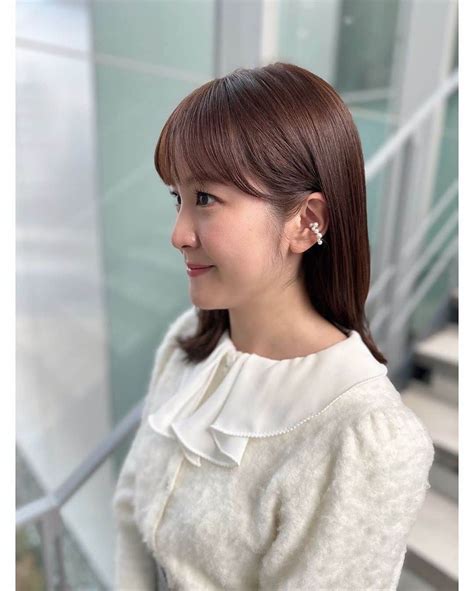 林美桜さんのインスタグラム写真 林美桜instagram「 今週もよろしくお願いします☺️ 12 カーディガン・スカート Celfordofficial アクセサリー