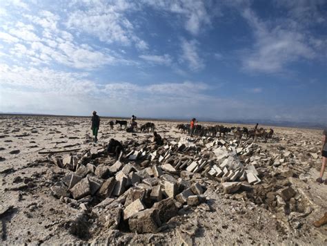 【エチオピア】海が干上がってできた絶景の塩湖「アサレ湖」
