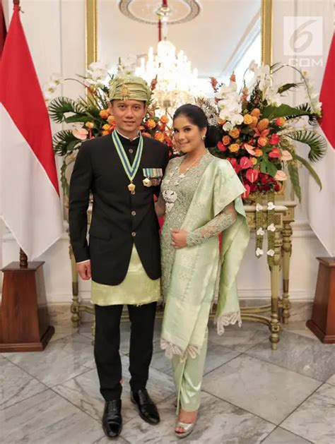 FOTO HUT Ke 74 RI AHY Dan Annisa Pohan Tampil Serasi Berbaju Adat