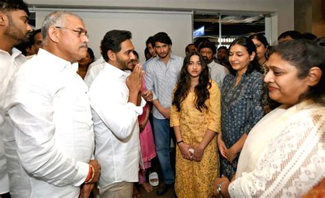 Andhra Pradesh Chief Minister Ys Jagan Mohan Reddy Gives Condolence To