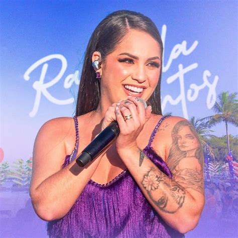 Raphaela Santos “a Favorita “ Raphaafavorita • Threads Say More