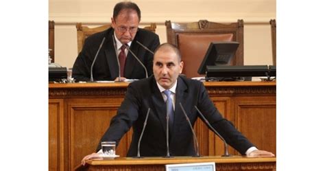Минута мълчание в парламента