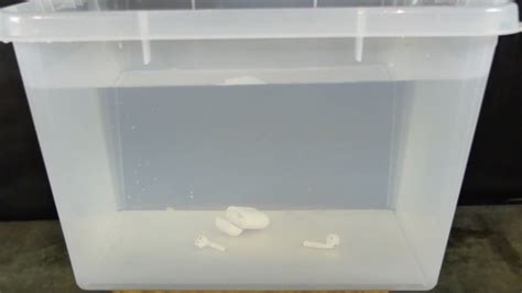 Los Airpods Son Más Resistentes A Caídas Y Al Agua De Lo Que Esperas