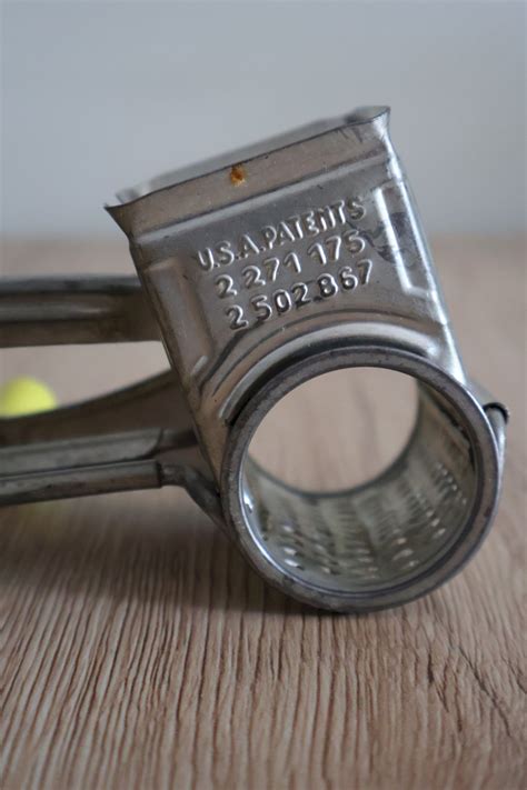 Moulin à râper le fromage MOULI GRATER cuisine FRANCE collection vintage fabriqué