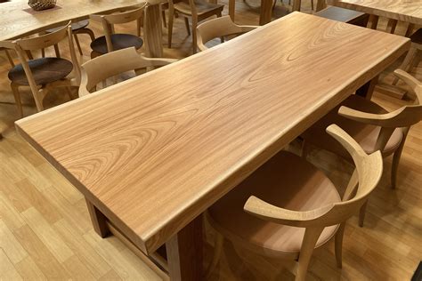 【売約済み】欅（ケヤキ）一枚板テーブル（国産兼用脚付） 木匠舘マイドゥ｜飛騨の家具飛騨産業大阪ギャラリー一枚板ショールーム