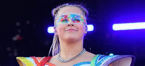 Viral Clip Of Jojo Siwa Feeling Herself Takes Social Media By Storm