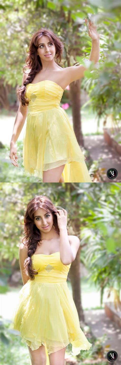 Sanjana Galrani Scrolller