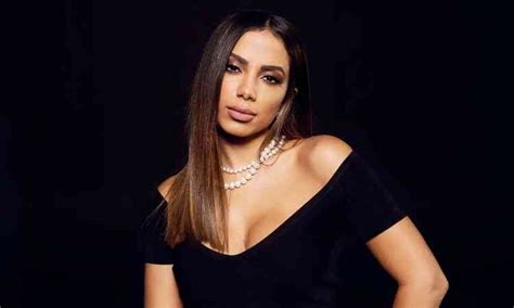 Anitta decide não fazer show pela internet para evitar polêmicas