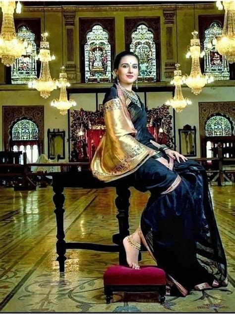 नीता अम्बानी नहीं ये हैं दुनिया के सबसे बड़े घर की महारानी