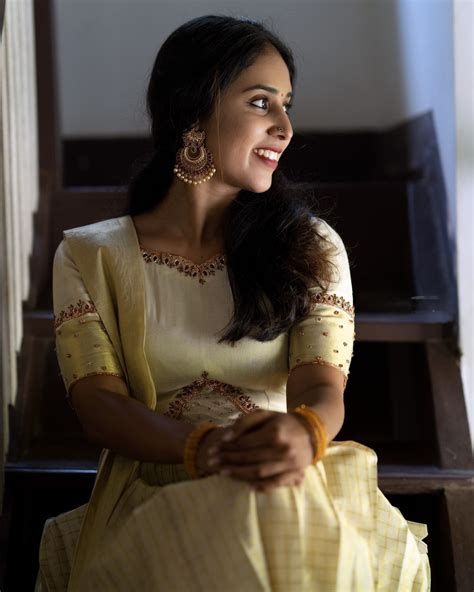 Dhavani Blouse Designs Traditional And Modern Styles You Must Try