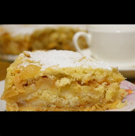 Подобрен ябълков сладкиш Трите чаши безумно сочен и вкусен без капка мазнина и яйца За Жената