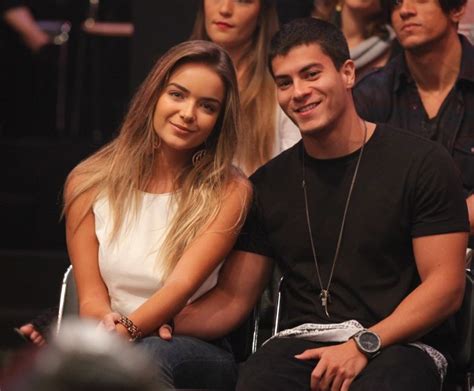 Arthur Aguiar faz desabafo e se declara para a namorada Linda notícias em Bastidores