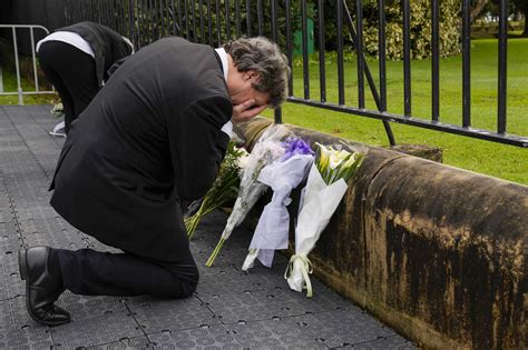 Britain Begins 10 Day Mourning Period For Queen Revered Worldwide The