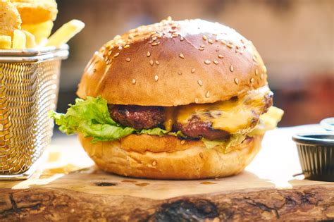 How To Use A Grill Press For Hamburgers