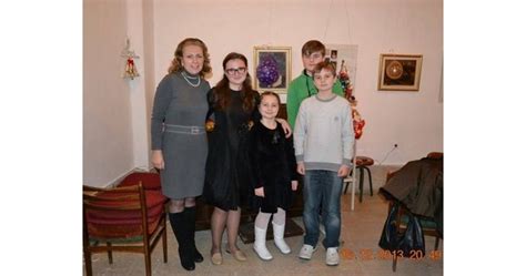 Православната църква изхвърля майка с четири деца на улицата