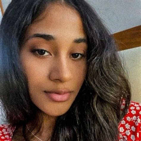 Ambar SuÁrez Youtube