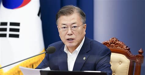 속보 문대통령 장관급 1명·차관급 4명 인사 단행