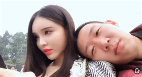 小白龙和师父赵本六相遇年度盛典？最强户外组全是舞帝主播，牌面那是足足滴！小白龙年度盛典公然撩妹小耳朵如此温情、缠绵悱恻？
