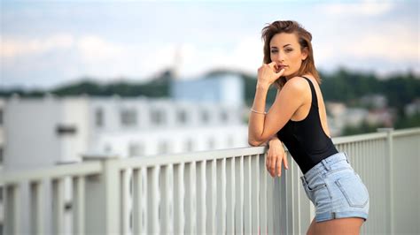 4k Asian Shrubs Bokeh Brown Haired Glance Pose Shorts Hd